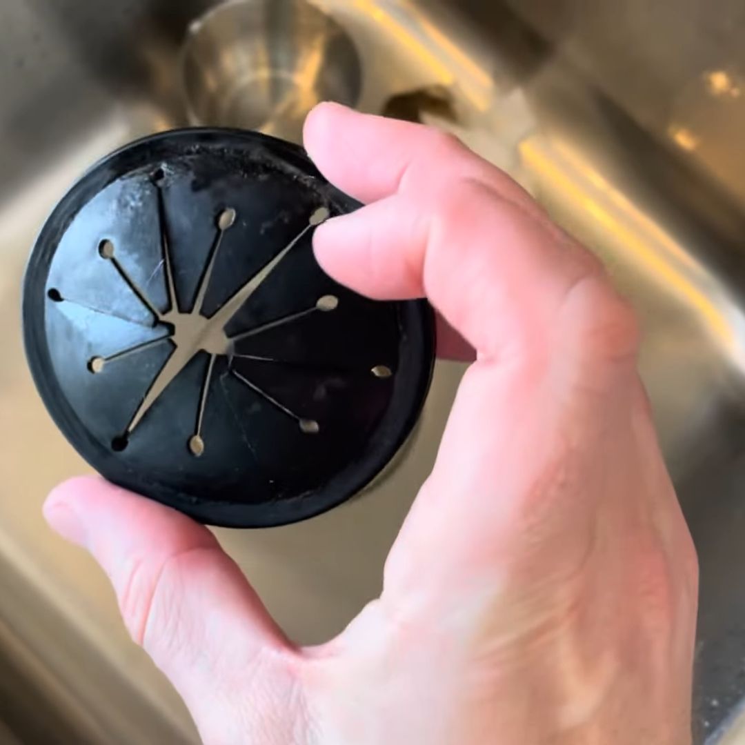How To Clean Splash Guard On Garbage Disposal? - Fix The Disposal