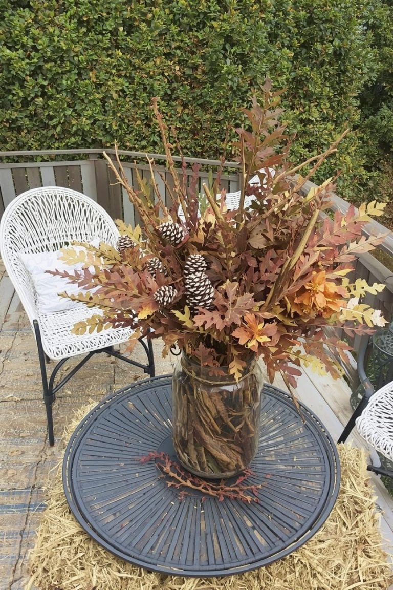 12 Cozy Fall Deck Decorating Ideas for Autumn Style